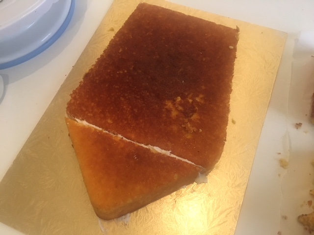 Cake decorating: Boat-shaped cake – Whatever it bakes